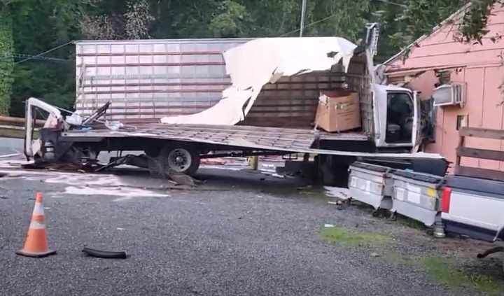 Big Rig Slams Into Gasquet Market and Post Office Early This Morning ...